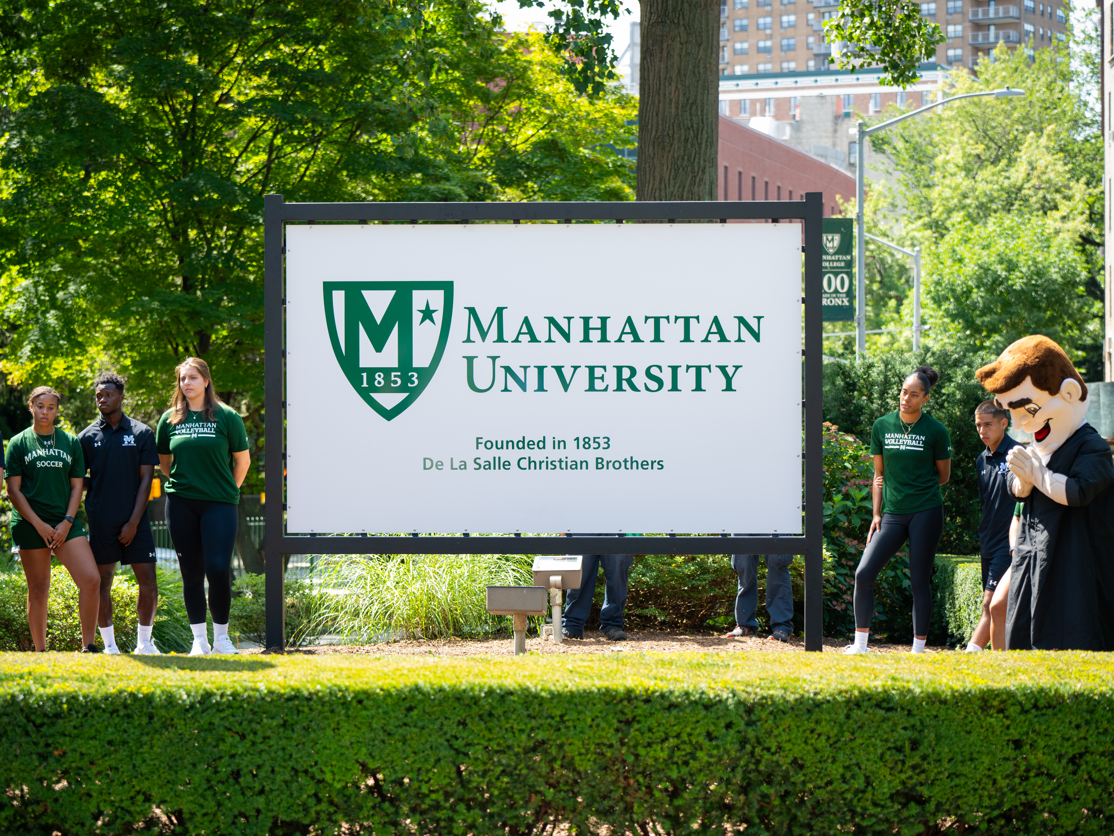 Manhattan Logo