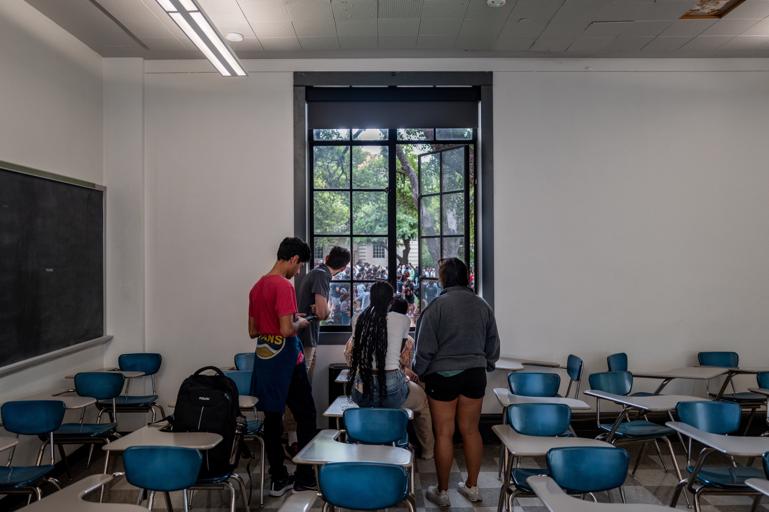 US College Students Struggle with Reading Skills; Technology Blamed for ...